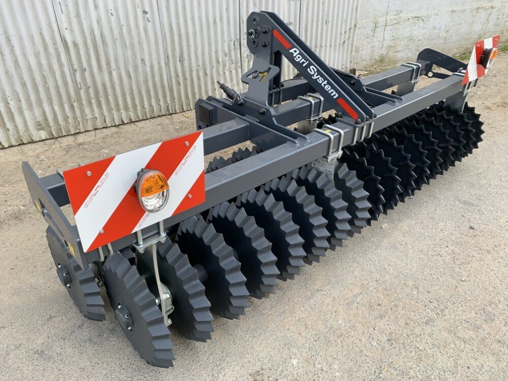 Tasse-avant NC à disques fonte crénelés 3.0m DL à vendre sur Roussel ...