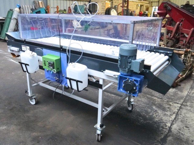 Table de visite KMK à rouleaux + appareil de traitement à vendre sur ...